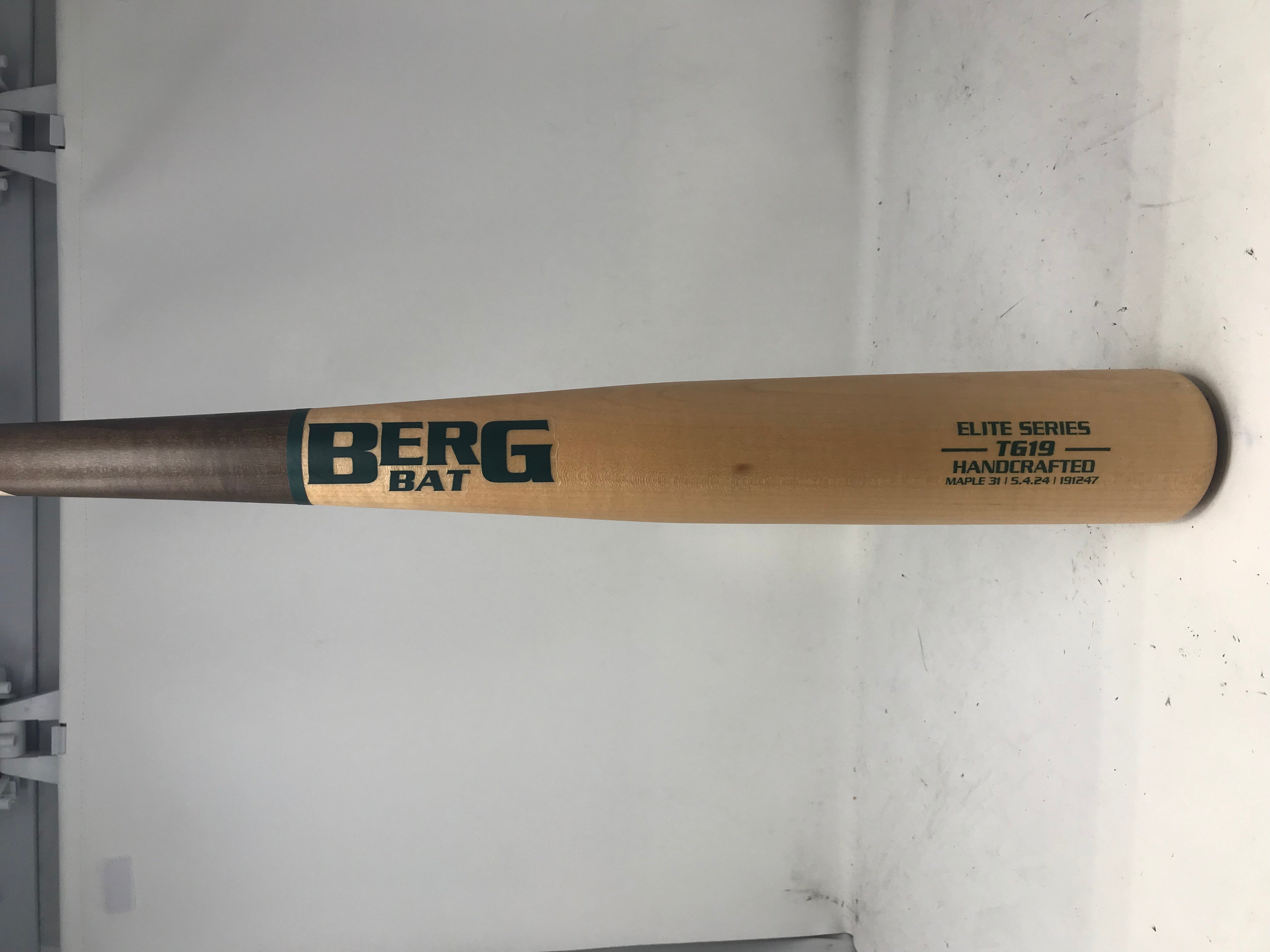 New Berg Bat Elite Series TG19 Wood Bat Handcrafted Slightly Cupped En ...